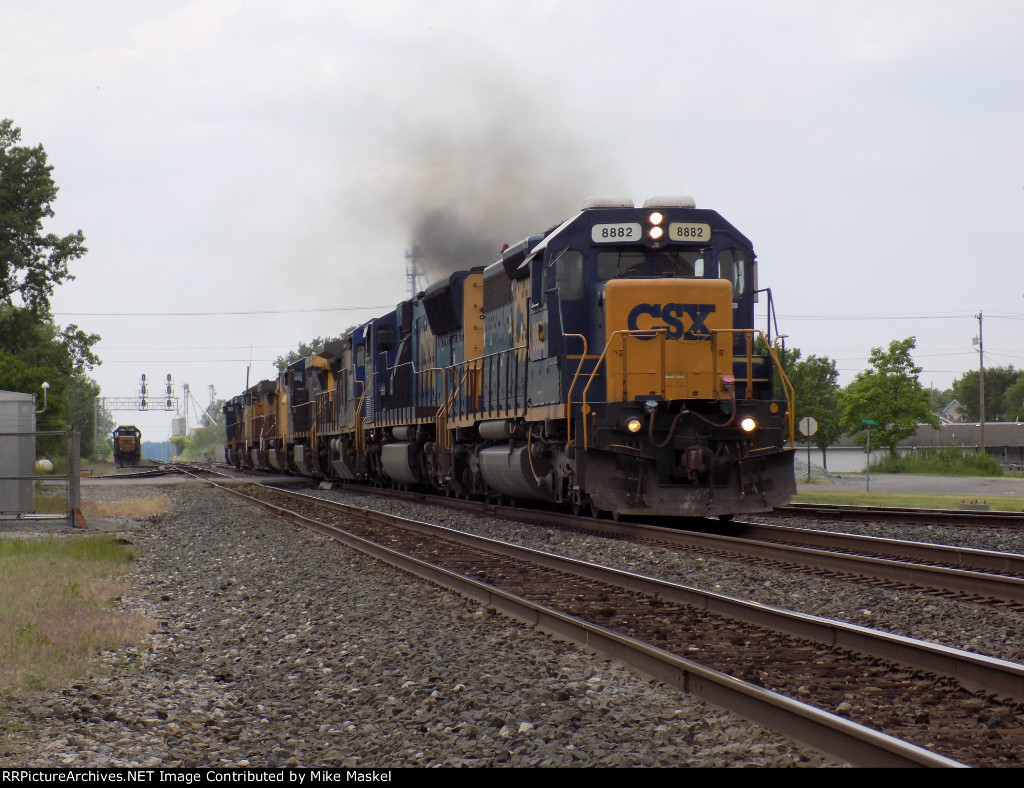 CSX 8882
